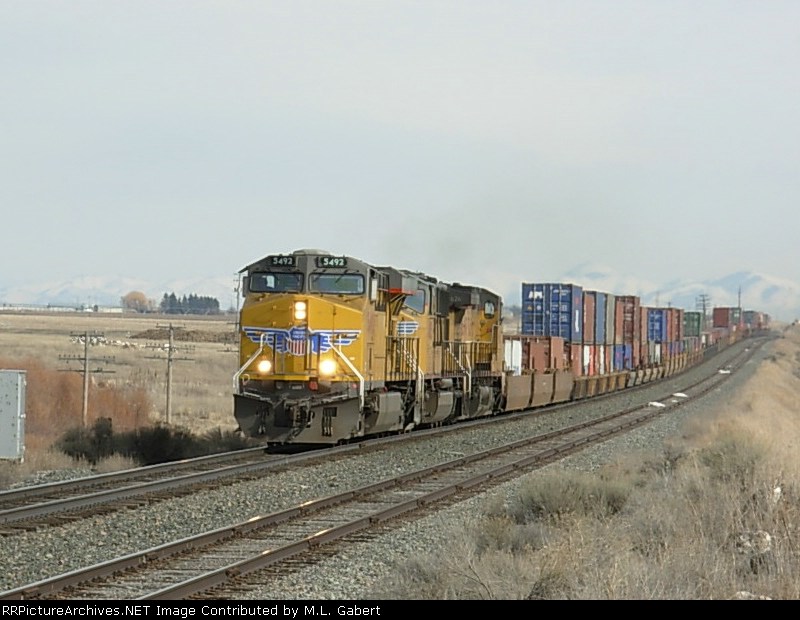 UP 5492 Throttle's up to 70 mph